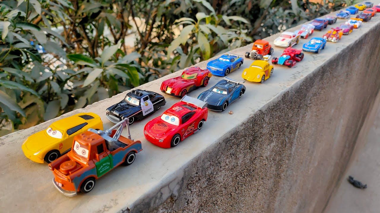 Looking for Disney Pixar cars 3, Looking, Lighting McQueen toy cars #8 ...