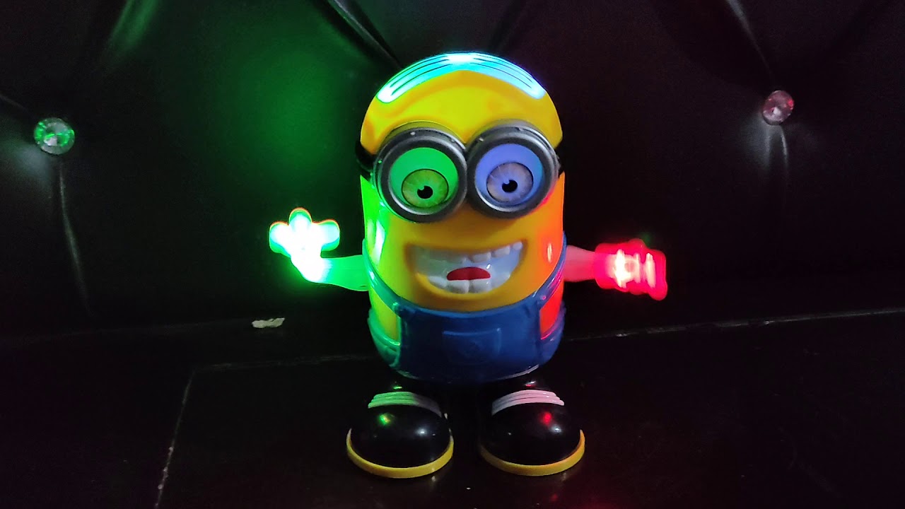Dancing minion - YouTube