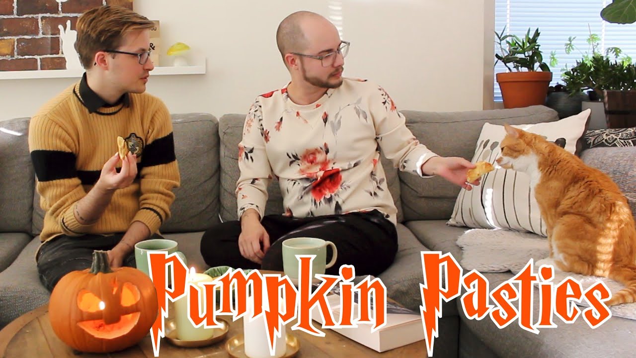 Baking with a badger | PUMPKIN PASTIES - YouTube