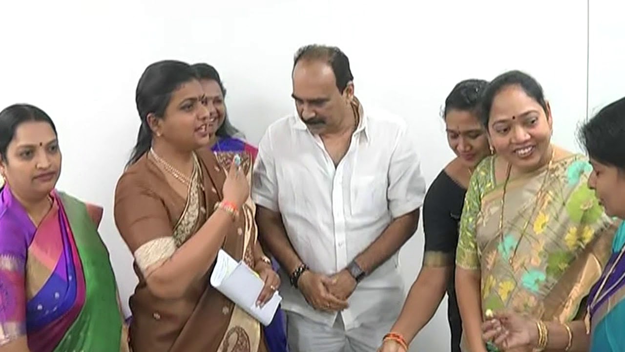 YSRCP MLAs celebrates Minister Balineni Srinivasa Reddy birthday in ...