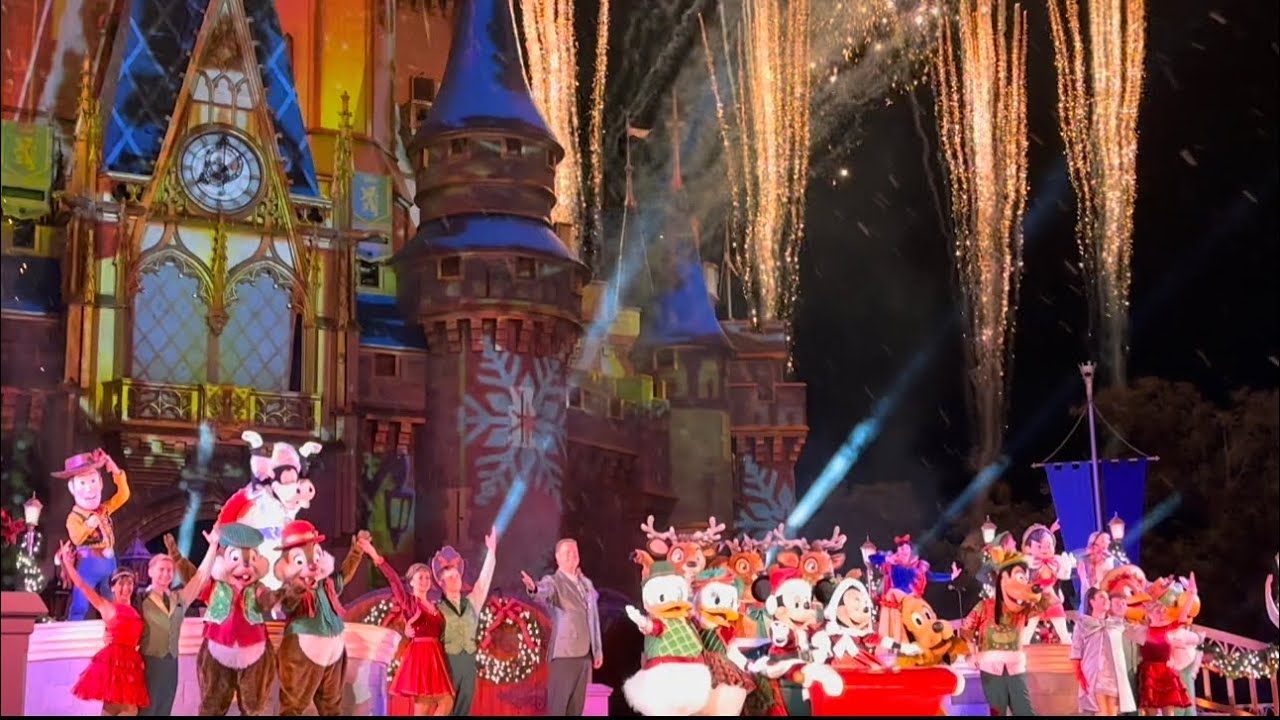 Mickey's Most Merriest Celebration at Mickey’s Very Merry Christmas ...