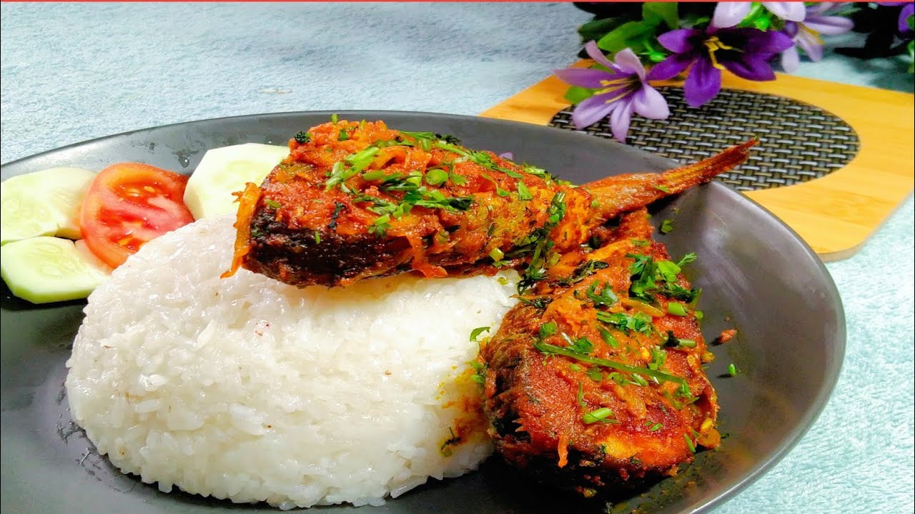 How To Make Sticky Rice With Sheat Fish Fry| বিন্নি চাল দিয়ে বোয়াল ...