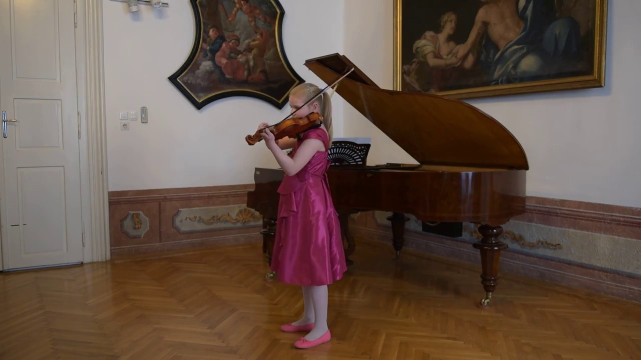 W. A. Mozart: Antretter Serenade, KV 185, Allegro / Alexandra Auer ...