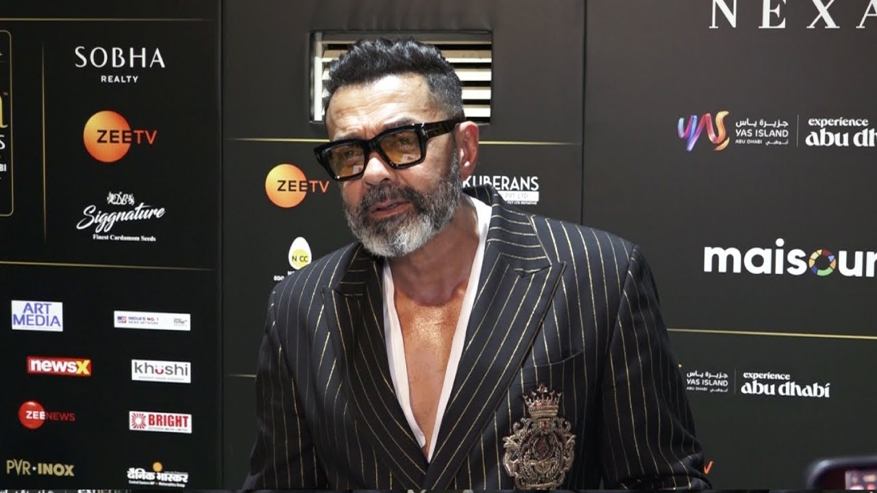 Bobby Deol’s Iconic Look at IIFA Awards 2024 Green Carpet - YouTube