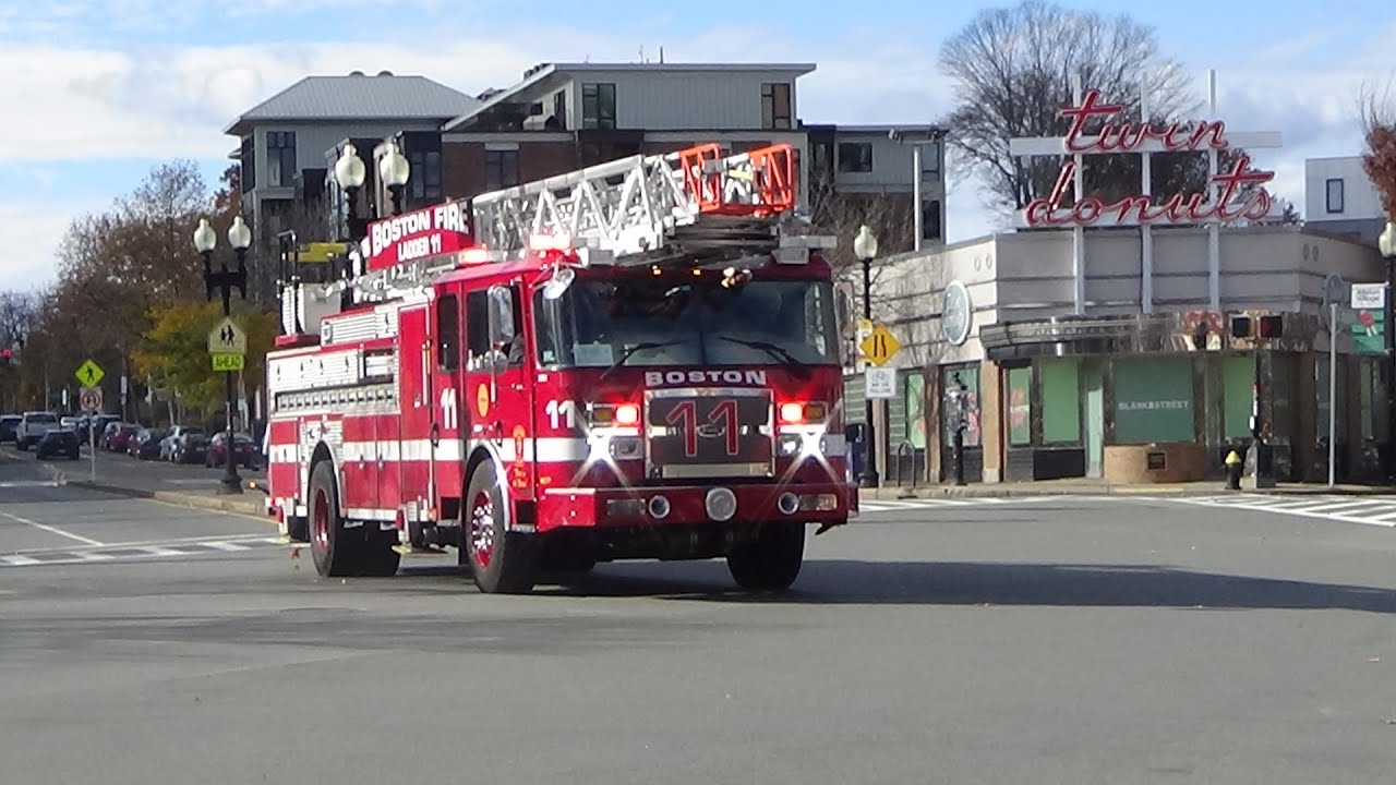 Boston Fire Department | NEW Ladder 11 Responding - YouTube