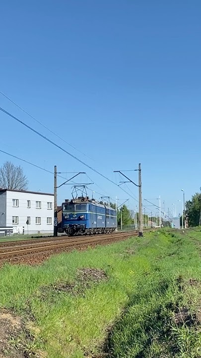 ET42-035 PKP CARGO luzem przejazd przez Chełm Śląski w kierunku Oświęcimia #shorts - YouTube