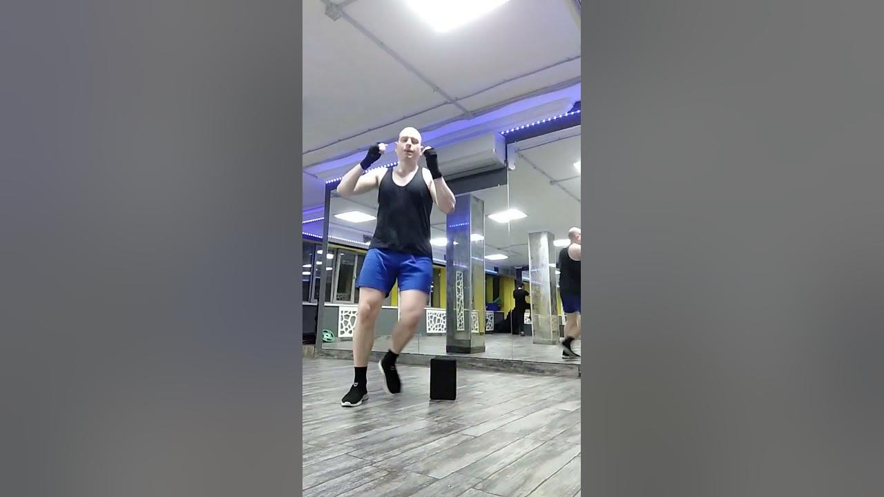 Круги на скорость. Увеличивает ЧСС и дает нестандартную нагрузку ...