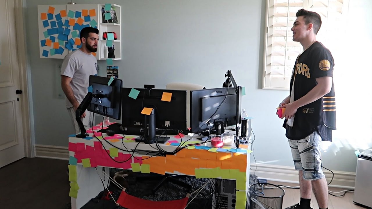 FIRST PRANK AT THE NEW FAZE HOUSE! - YouTube