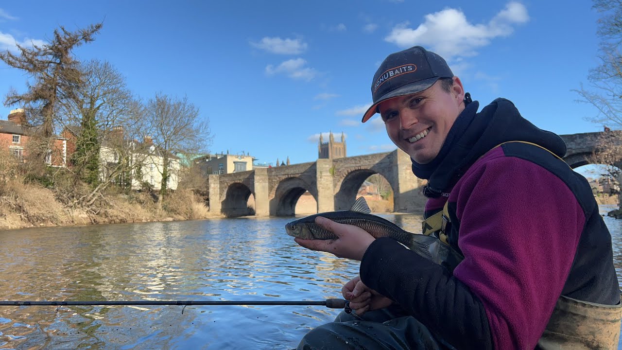 Rory Jones Bagging Chub Live - YouTube