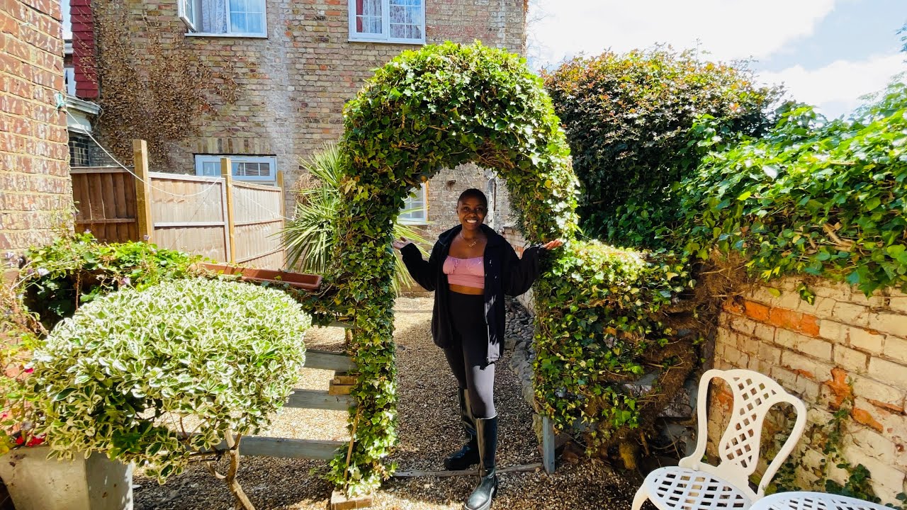 EMPTY HOUSE TOUR | WE BOUGHT A FLAT - YouTube