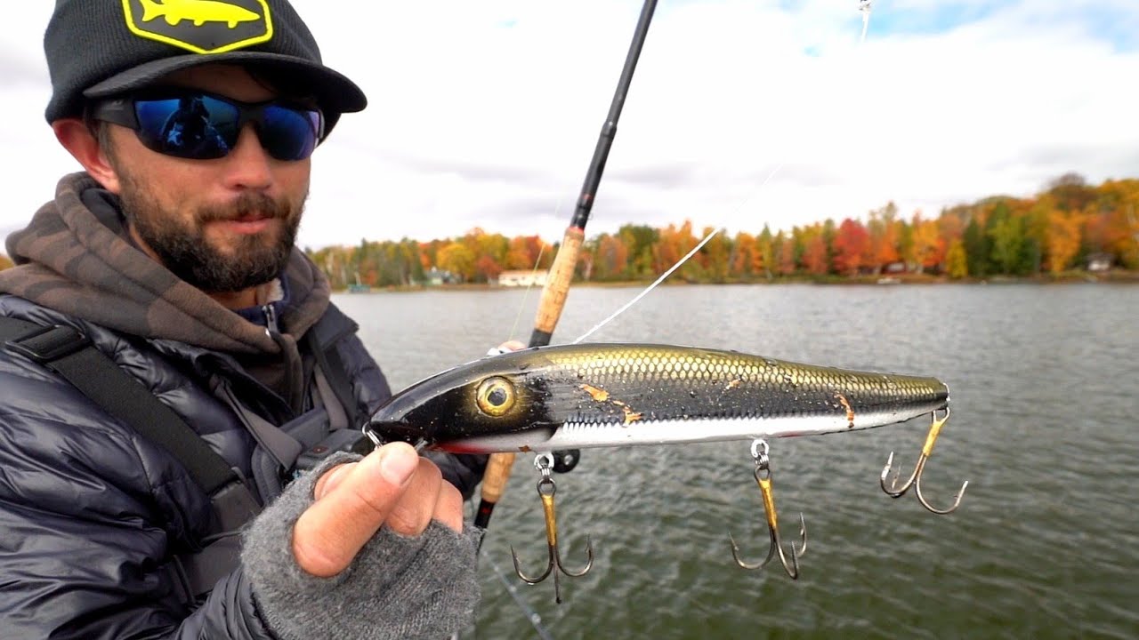 October FULL MOON Musky Fishing- We Found The BIGS!! - YouTube