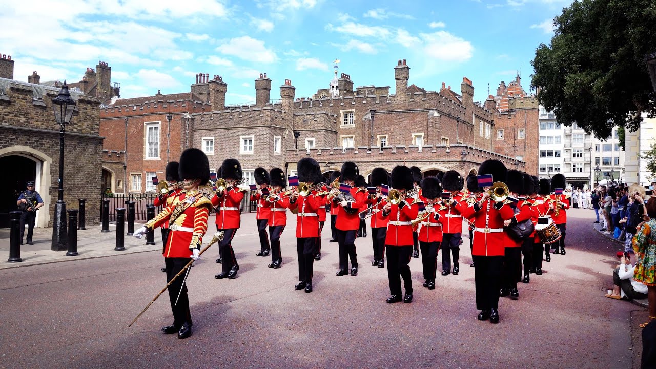 Changing of the Guards - 360 panorama video - YouTube