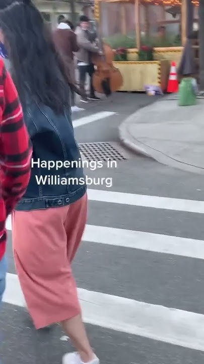 I love walking around my neighborhood and seeing things like this #singing #oldiessongs - YouTube