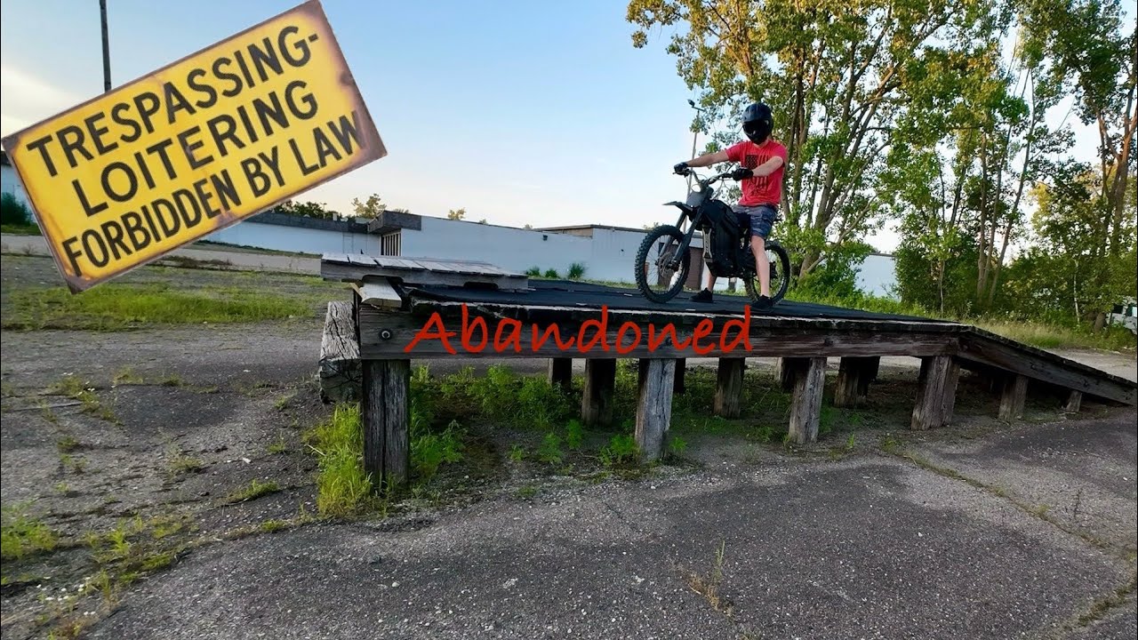 Jumping SKETCHY Abandoned Ramp with 60MPH E-bike - YouTube