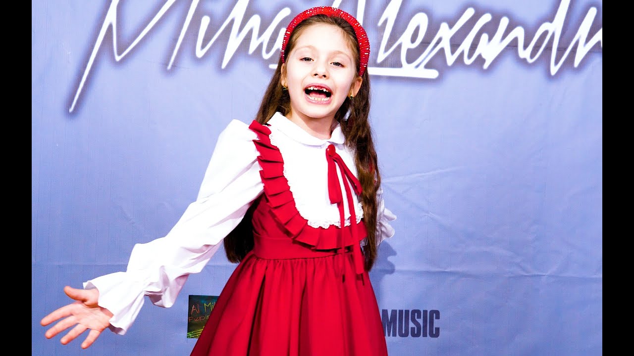 Royda Maria Goga - Scufi cea modernă - YouTube