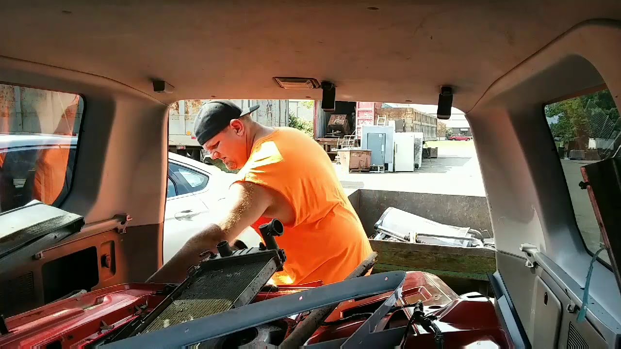 SCRAP DAY! Check out the unconventional scrap yard. BLACK TOP AND NO ...