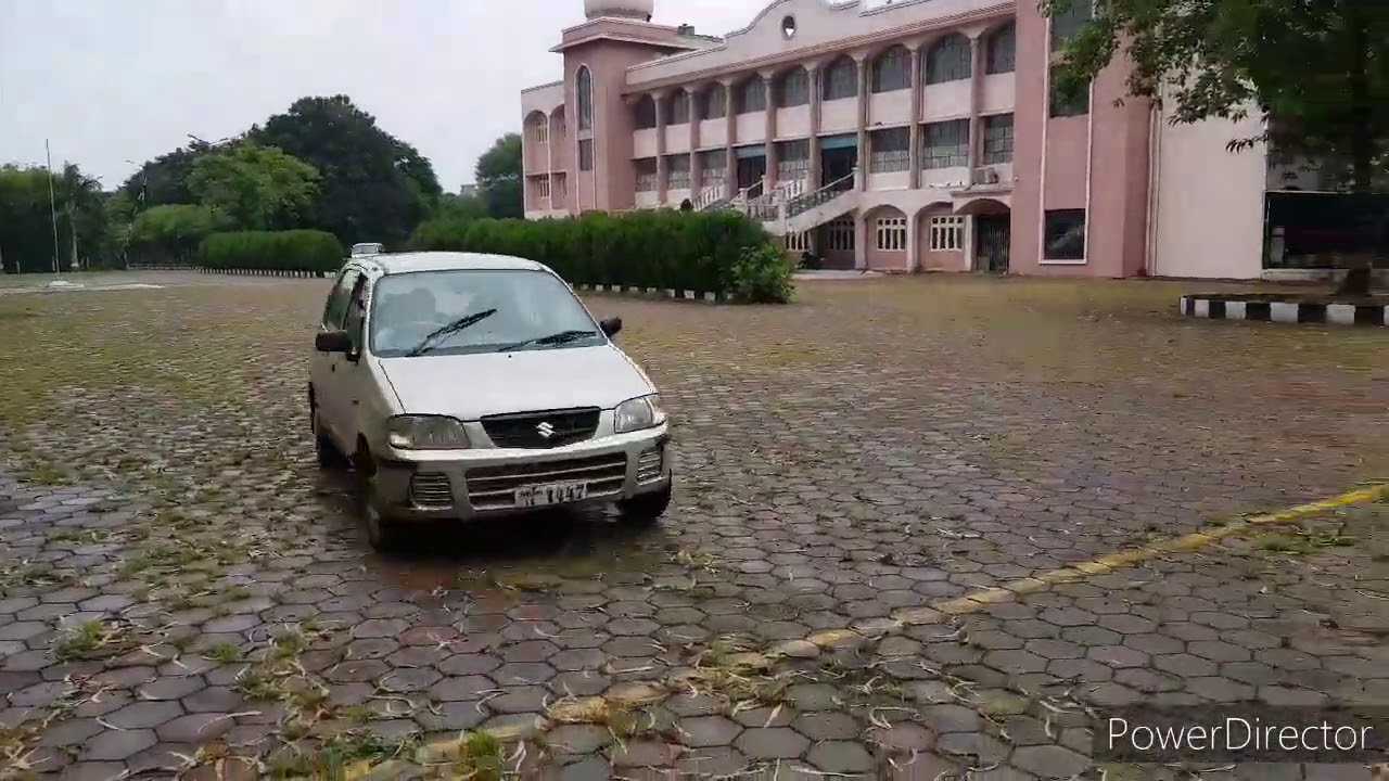 DRifting front wheel drive car very smoothly - YouTube