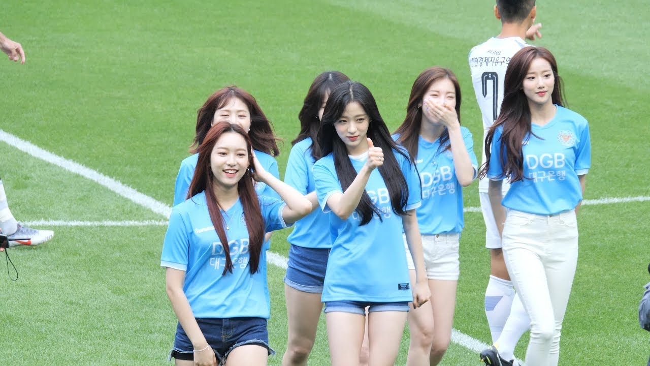 190519 에이프릴 APRIL K리그 대구FC 시축 직캠 fancam by HoLic H - YouTube