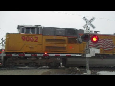UP 9062 South Rock Train (3-11-2018) - YouTube
