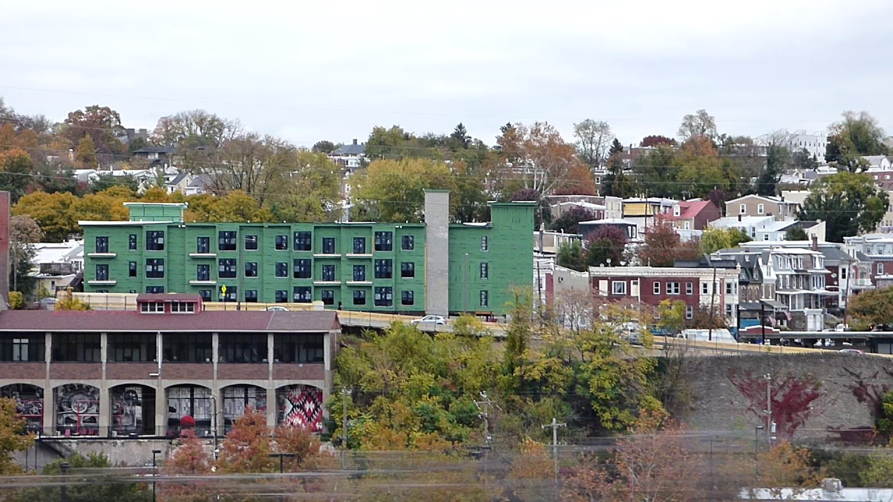 Manayunk, Pa from the Schuylkill Expressway I-76, Philadelphia - YouTube