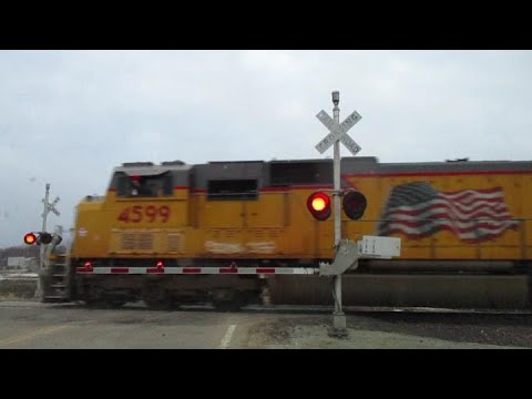 UP 4599 South MITPS Filmed In Hope MN Awesome Conductor Hat Wave (3-26-2023) - YouTube