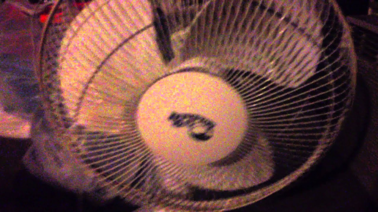 Hampton Bay Table fan - YouTube