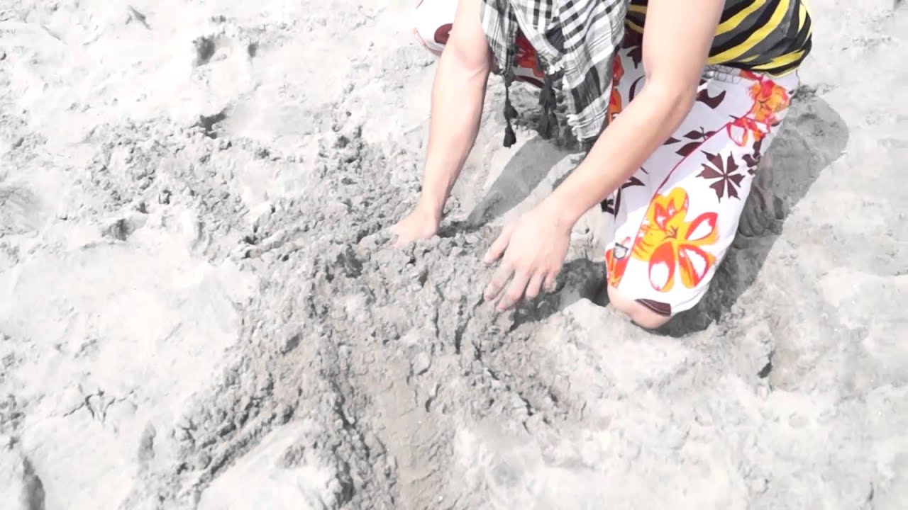 DO YOU WANNA BUILD A SANDMAN?! - YouTube