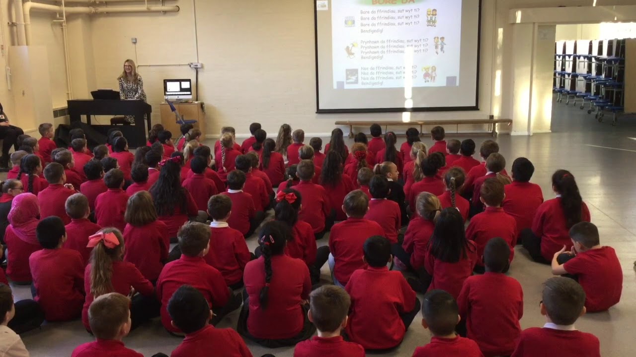 Welsh Singing Assembly - YouTube