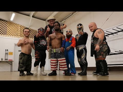 Micro Wrestling - YouTube