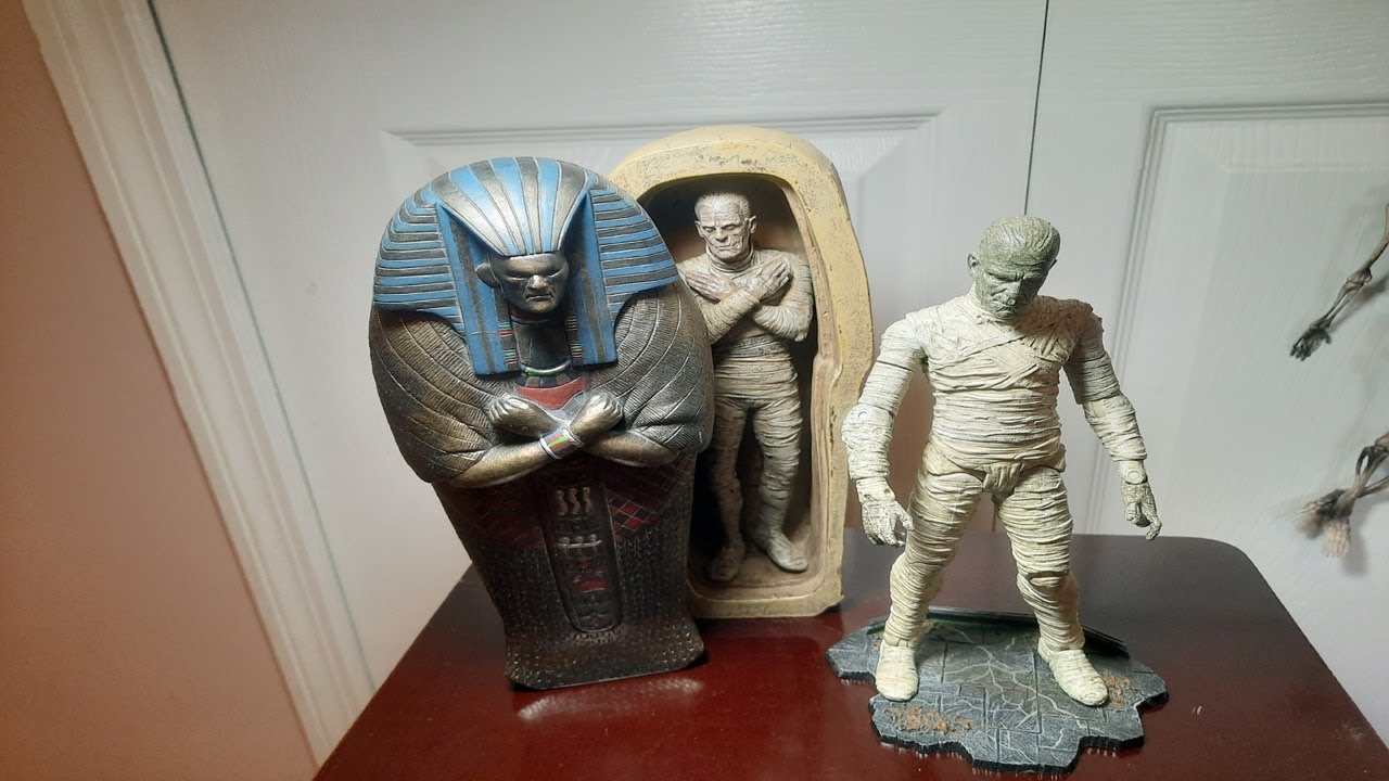 Diamond Select Mummy Figures Review - YouTube