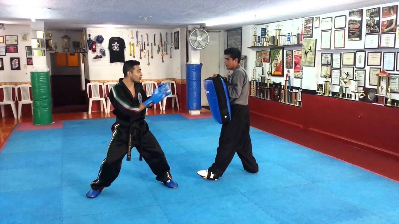 Tips de Pelea. Patada de vuelta en contraataque - YouTube