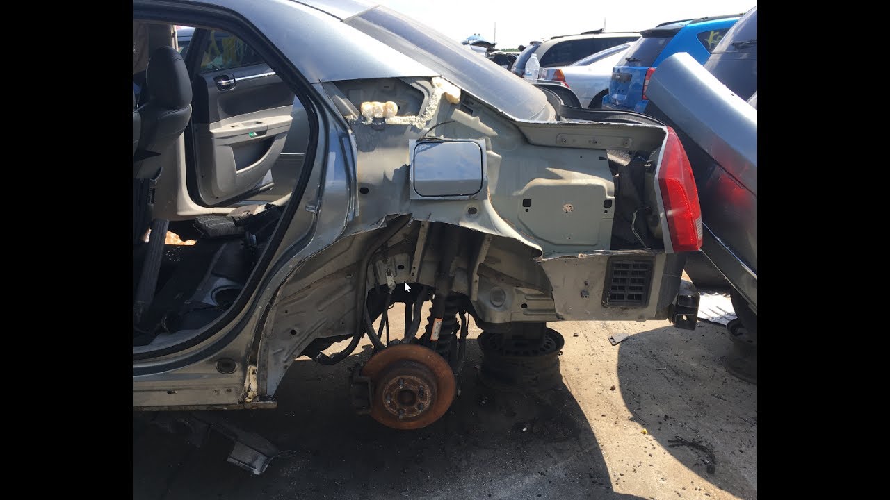 06 Chrysler 300c walk around and future rust repair - YouTube