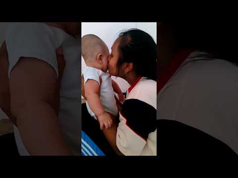 Adek Bayi Nggak Mau Dicium Tante