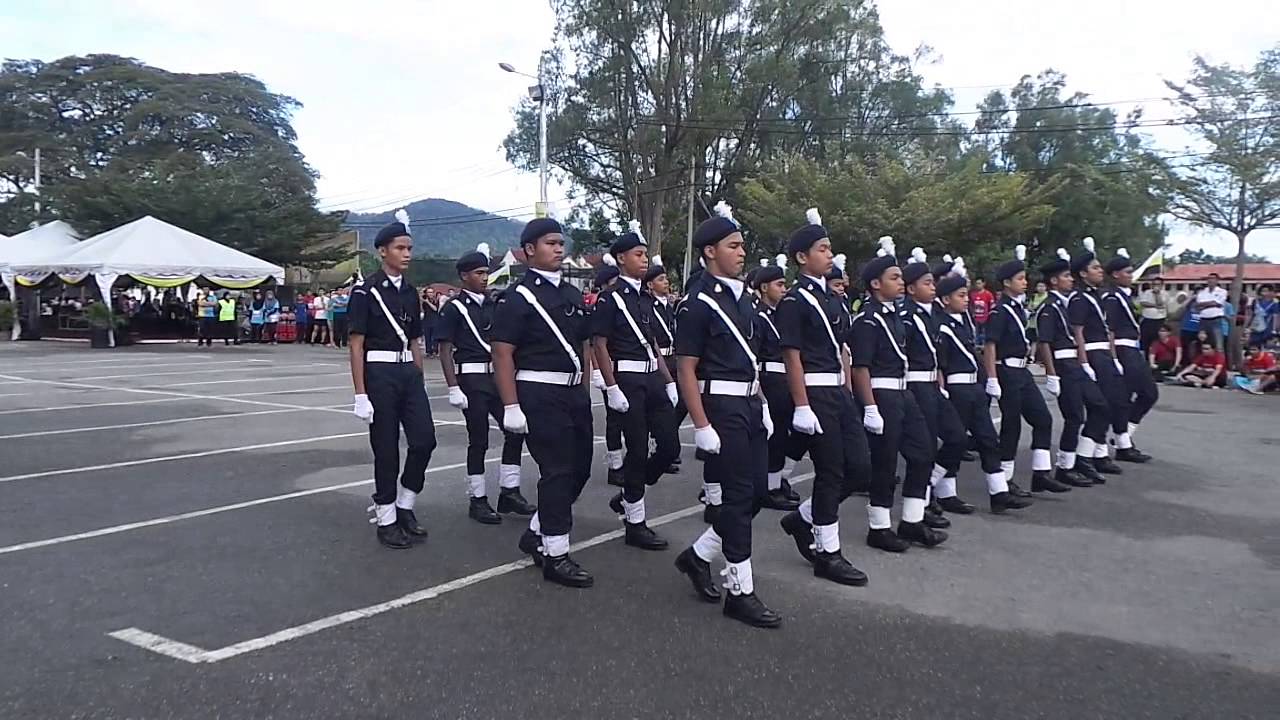 Kawad Kaki Formasi SMK Bukit Merchu - YouTube
