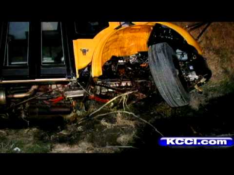 School Bus Rollover, Crash Injures 26 - YouTube