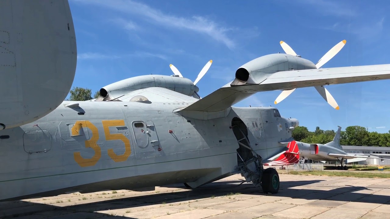 Be-12 "MAIL" АВІАЦІЯ ВМС УКРАІНИ протичовновий гідролітак БЕ-12 - YouTube