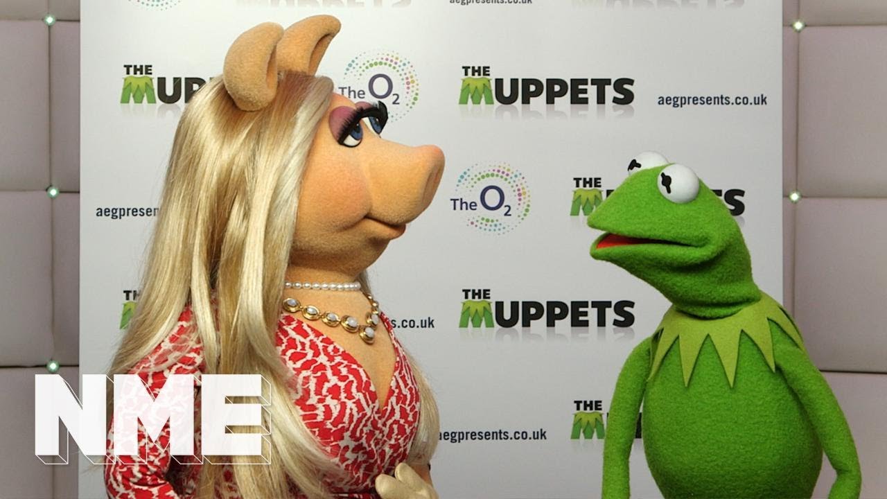 Miss Piggy and Kermit run through their top 5 musical duos - YouTube