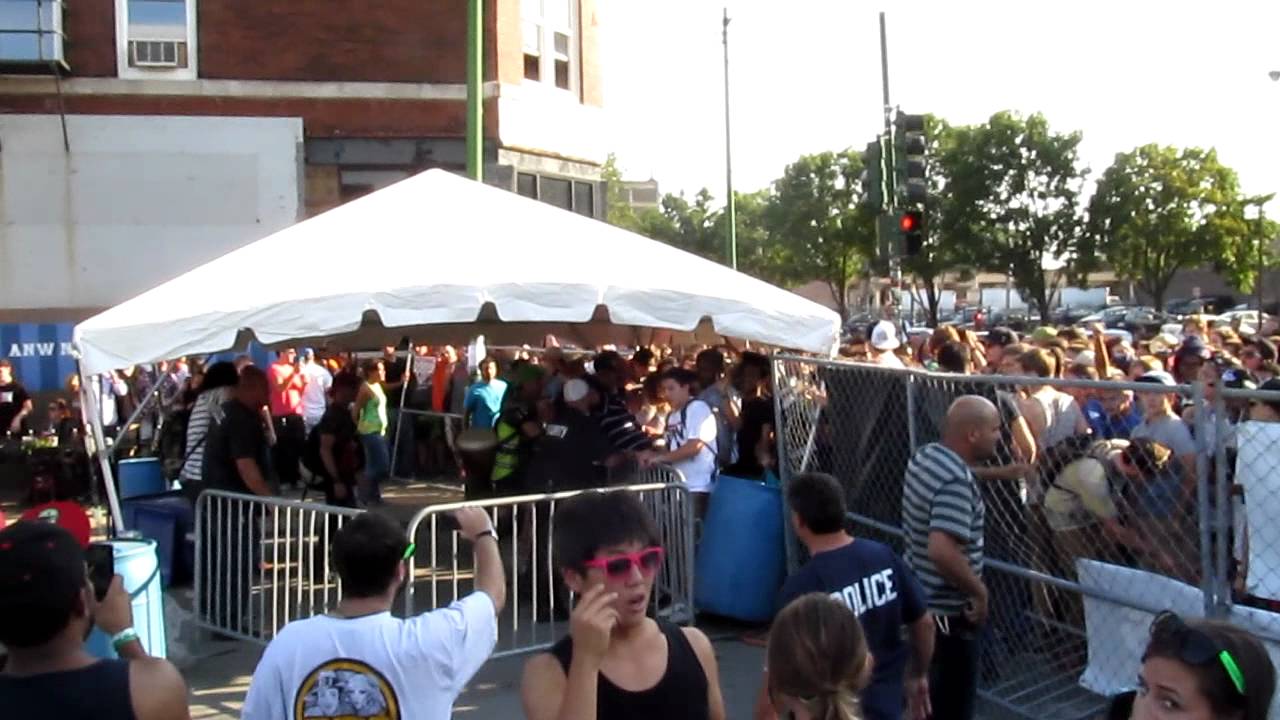 Mad Decent Block Party Chicago 2012 Gate Crashers Jumpers - YouTube