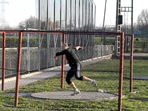 Discus throw in slow motion - side plain - Anita Márton - YouTube