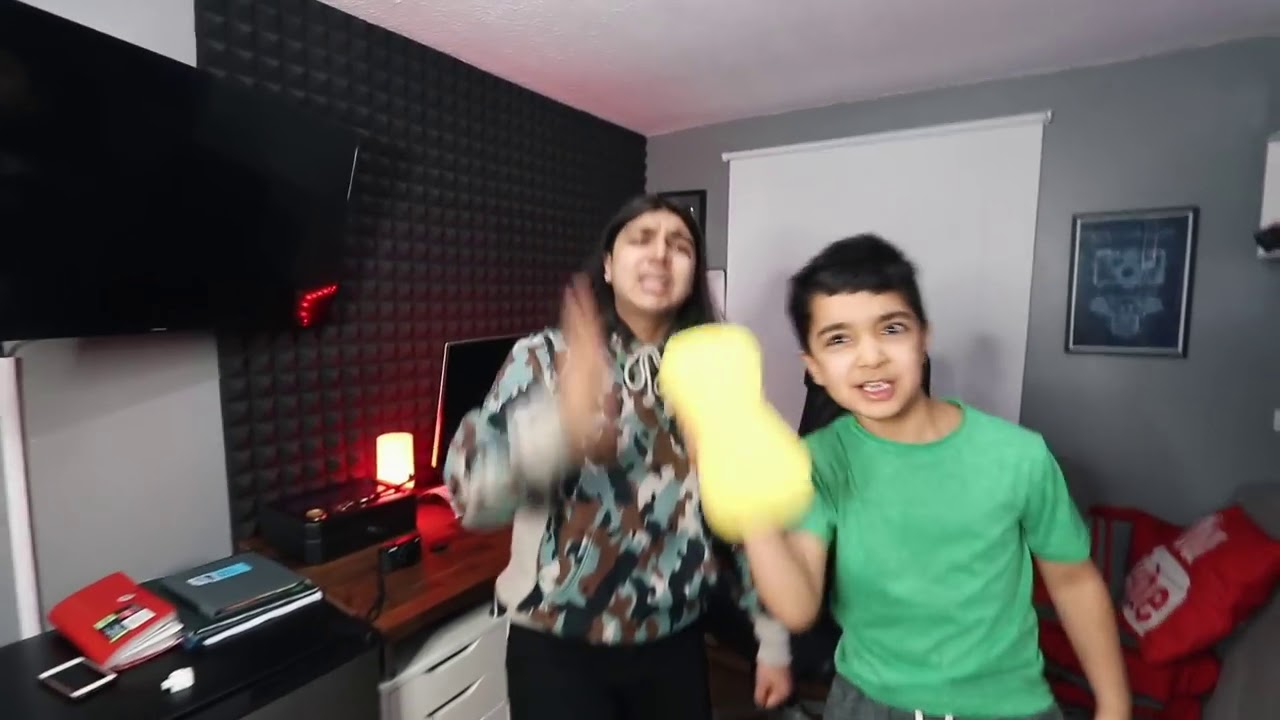 Scrubzah! 5 YEAR OLD ATTEMPTS THE FORTNITE BOOGIEDOWN CHALLENGE ...