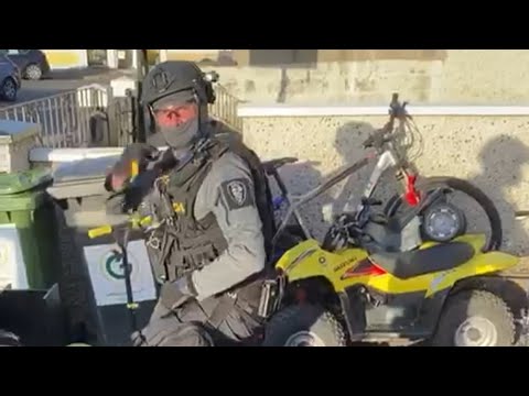 Armed garda arrest - YouTube