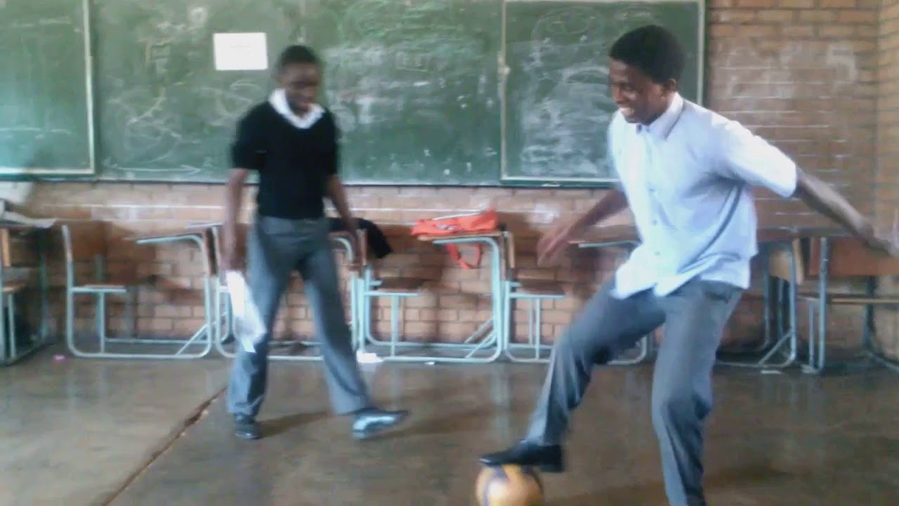 Skhwama vs waka waka skills 2018 - YouTube