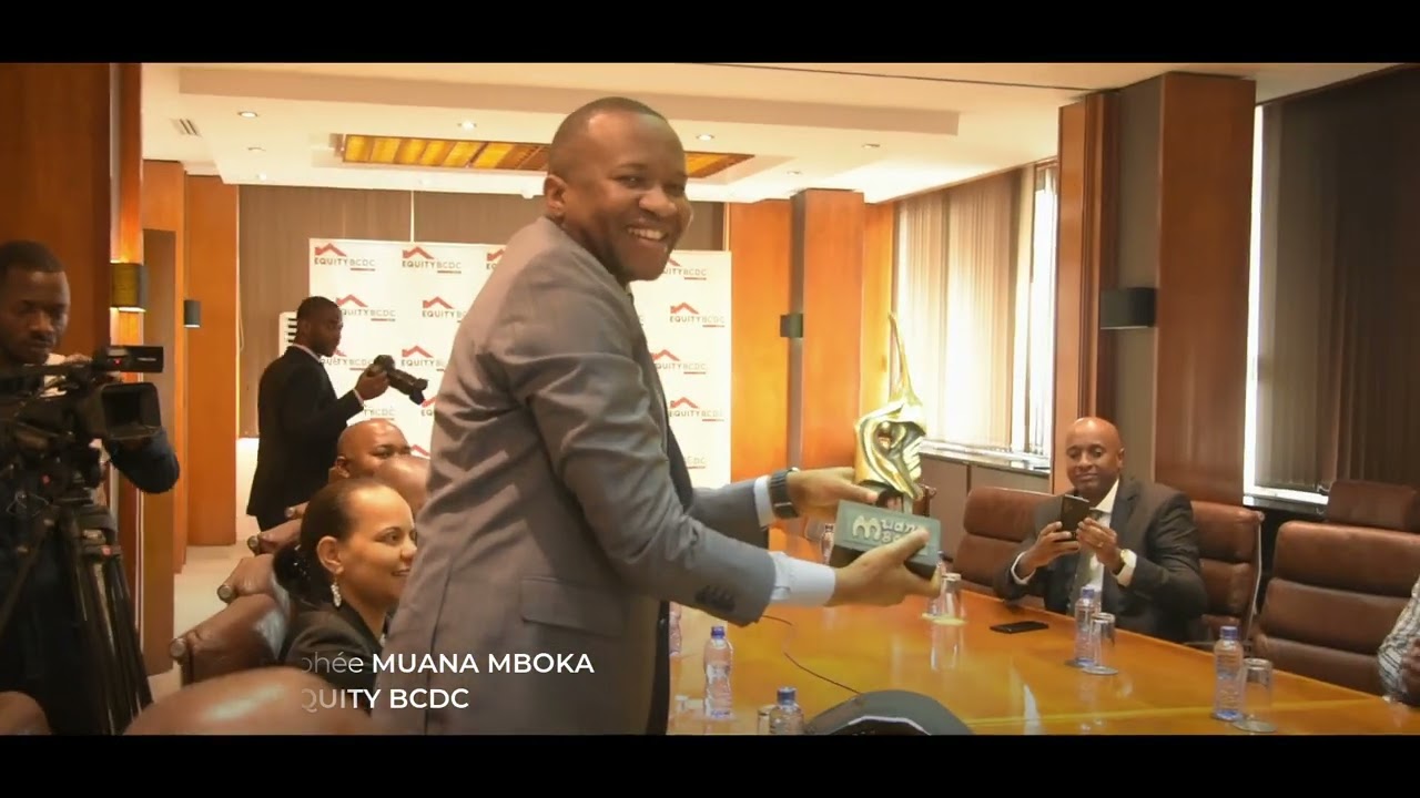Présentation du trophée MUANA MBOKA à notre partenaire Equity BCDC - YouTube