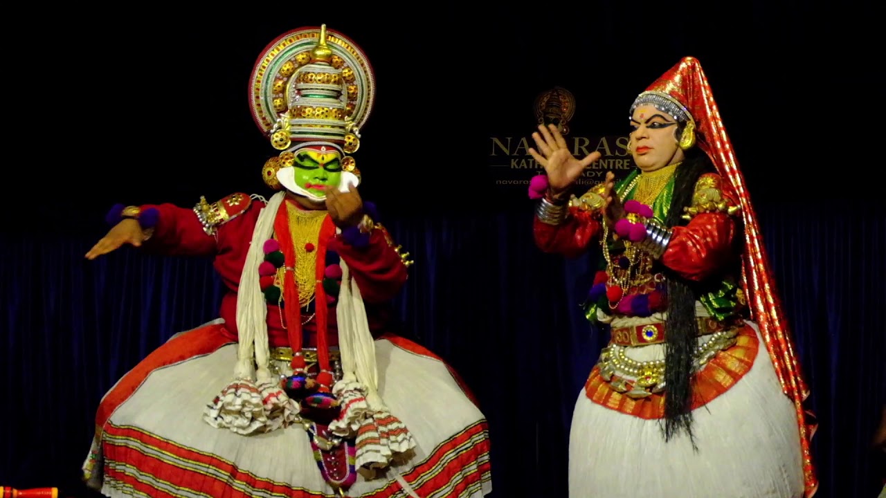 Kathakali + Kalaripayattu (Kalari) performance show in Thekkady Kerala ...