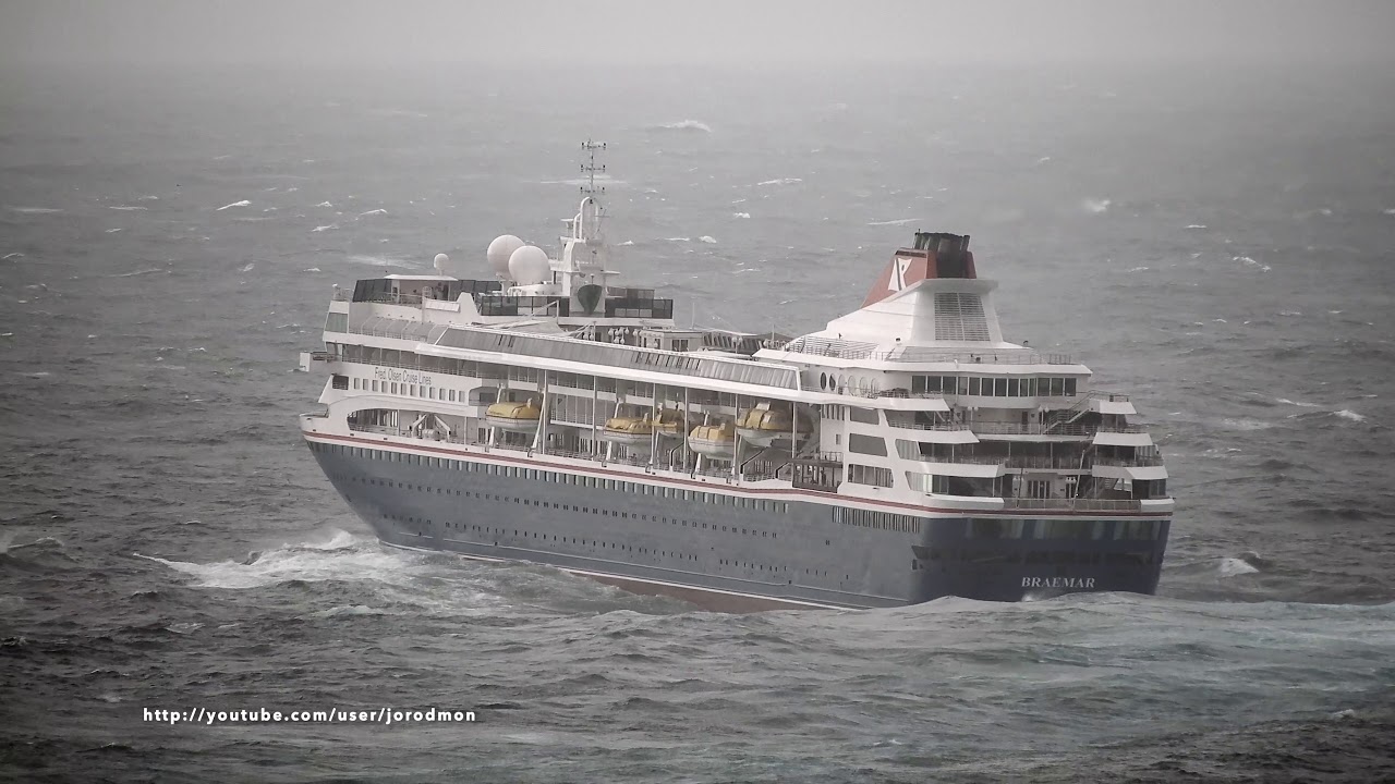 Cruise ship BRAEMAR leaving A Coruna [4K] - YouTube