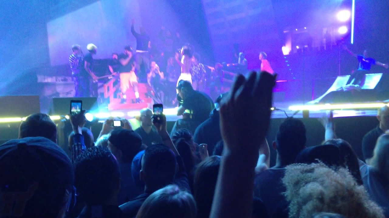 Lil Wayne TAPOUT LIVE Berlin Mack Maine - YouTube
