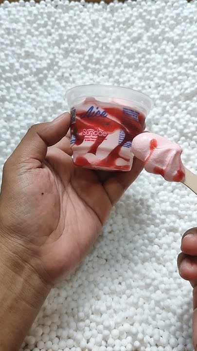 Mencari dan mengumpulkan eskrim aice sundae rasa stroberi di styrofoam #huntingjajan #jajan # ...