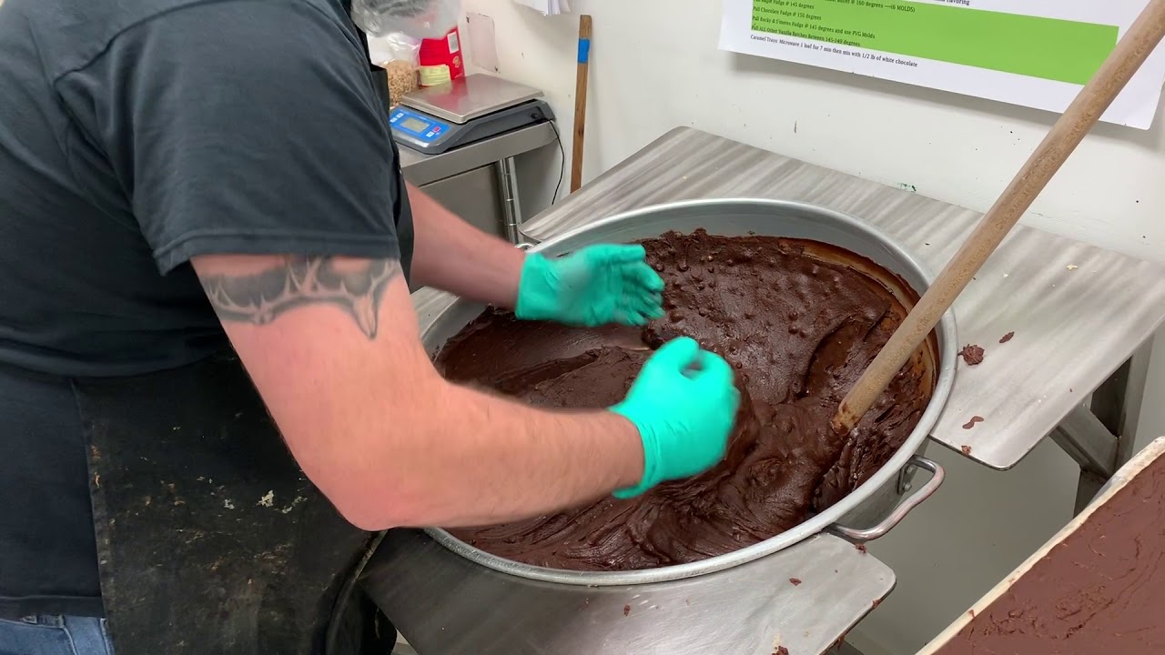 Mackinac Island Fudge making - YouTube