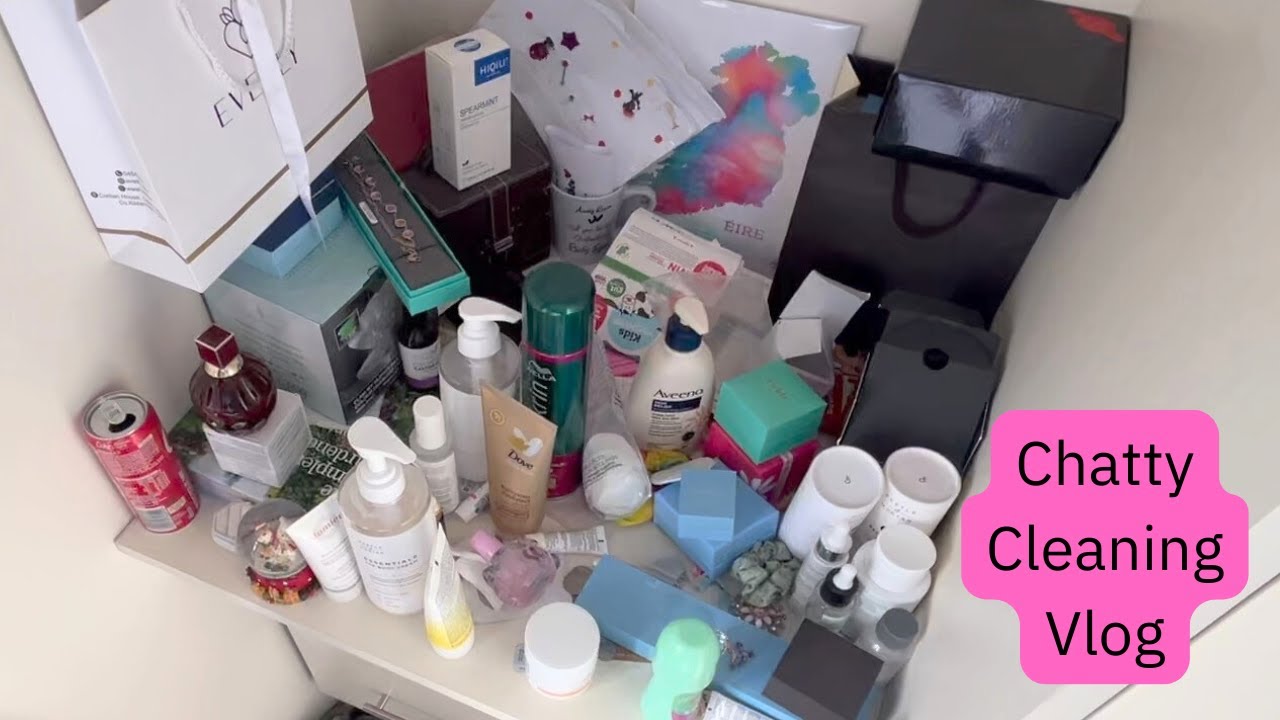 CHIT CHAT CLEANING VLOG - YouTube