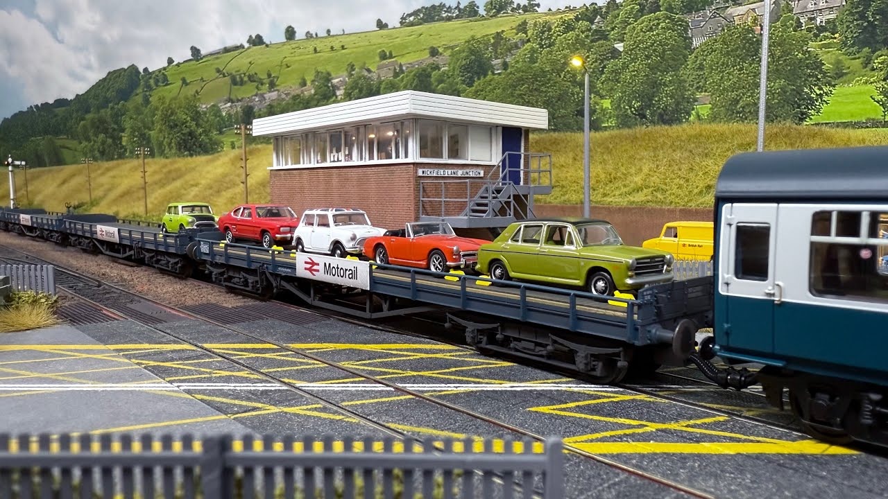 Class 31 on a BR Motorail service - YouTube